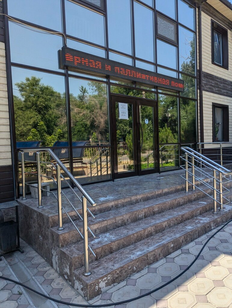 Tıp merkezleri ve klinikler Qamqor, Taraz, foto