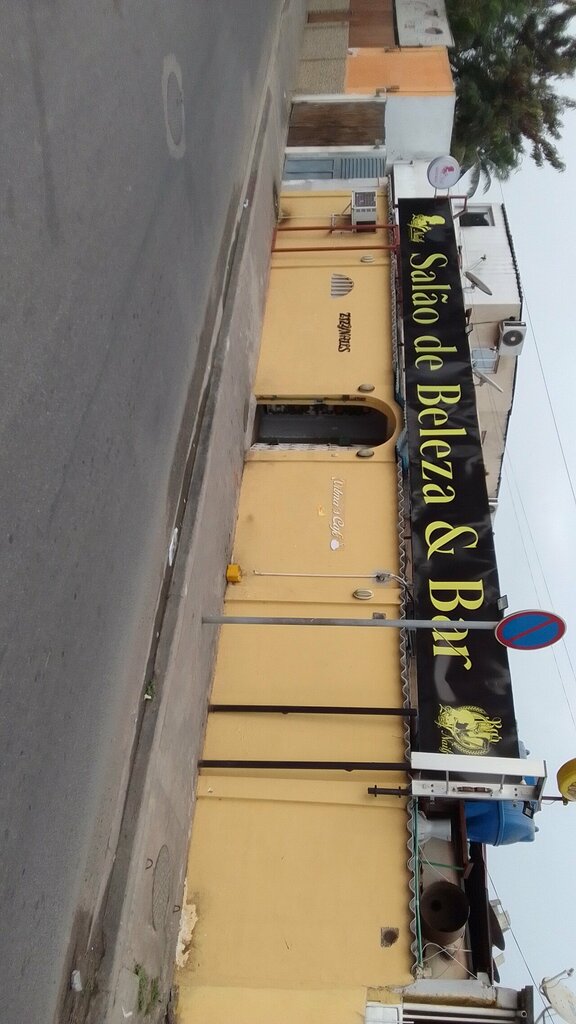 Güzellik salonu Salão de beleza e bar, Loanda, foto