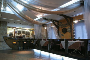 Razvlekatelny kompleks Grin (Molodyozhnaya ulitsa No:34, posyolok Metallploshchadka), restoran