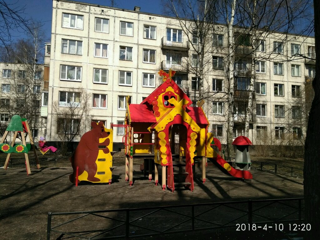 Oyun alanı Playground, Saint‑Petersburg, foto