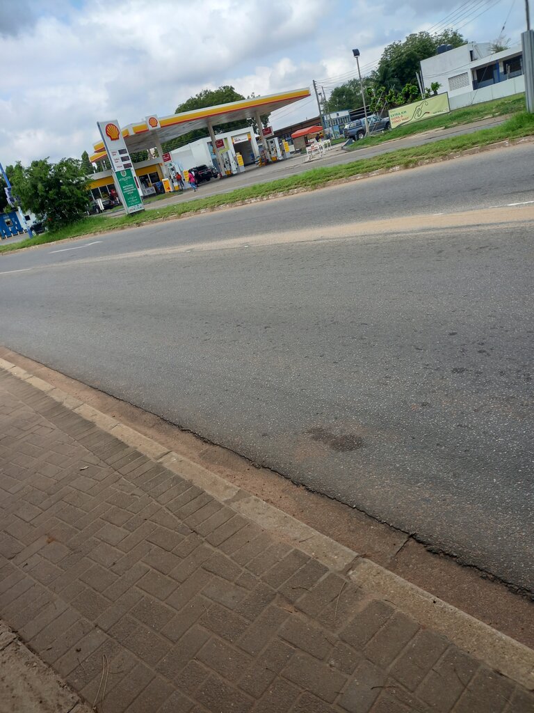 Benzin istasyonu Shell Fuel Station, Akra, foto