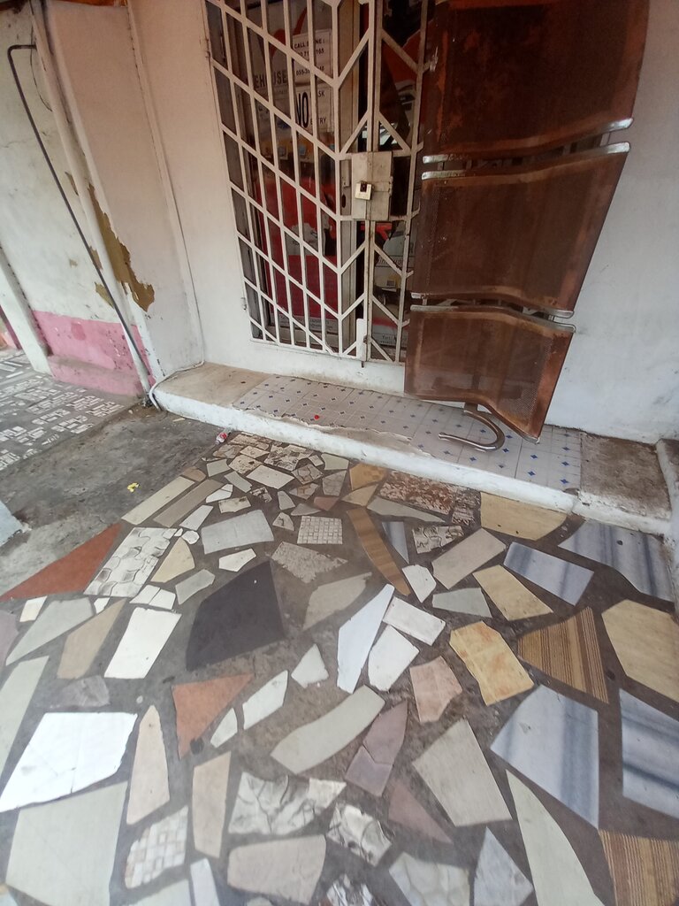 Emlak ofisi Arehousing, Akra, foto