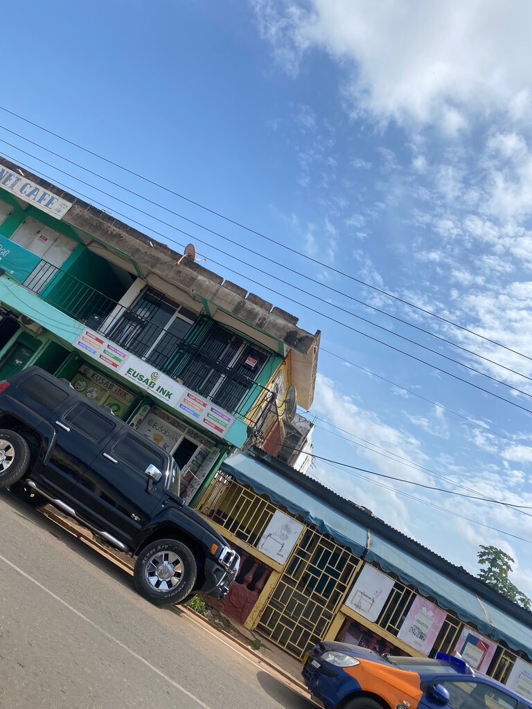 Protestan kilisesi Power Vision Chapel, Akra, foto