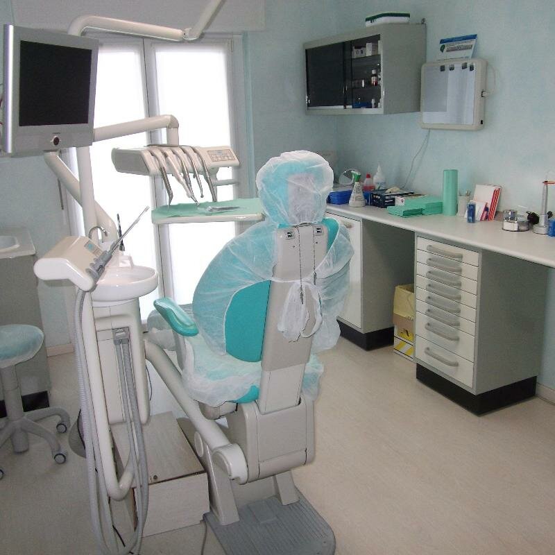 Özel ağız ve diş sağlığı klinikleri ve muayenehaneleri Studio Medico Dentistico Dental Bac, Lombardiya, foto