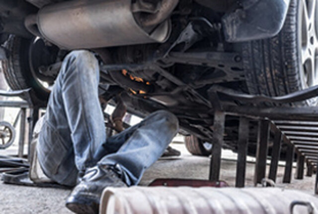 Otomobil servisi Nick Clulee Motor Engineer, İngiltere, foto