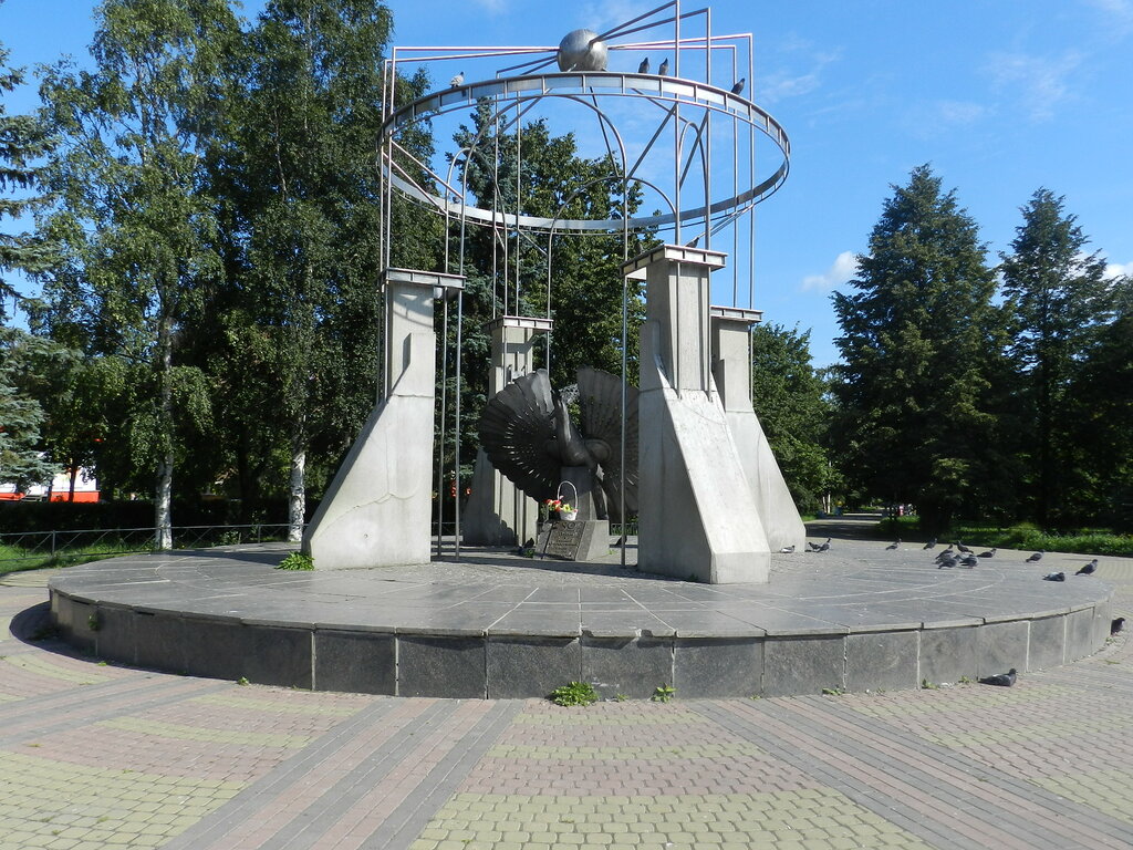 Park, sokak heykeli Птица счастья и свободы, Petrozavodsk, foto