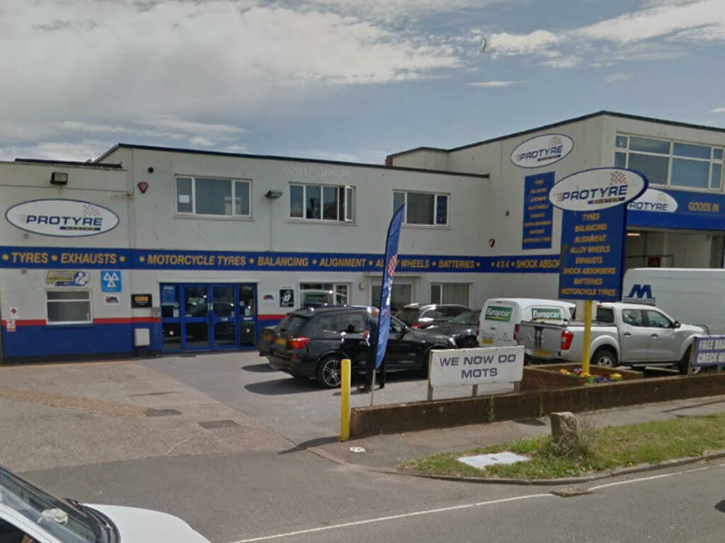 Otomobil ekspertizi Protyre Exeter, Exeter, foto