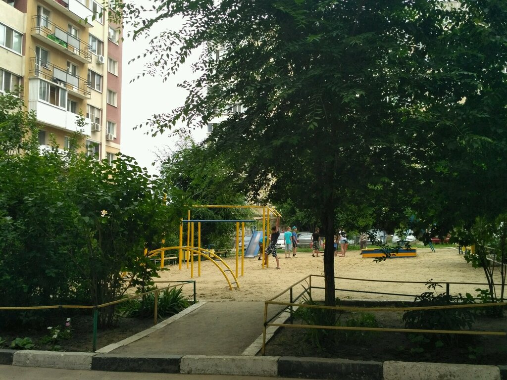 Oyun alanı Playground, Saratov, foto