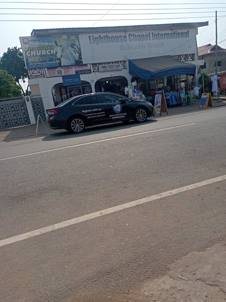 Ortodoks kiliseleri Lighthouse Chapel International, Bubiashie branch, Akra, foto