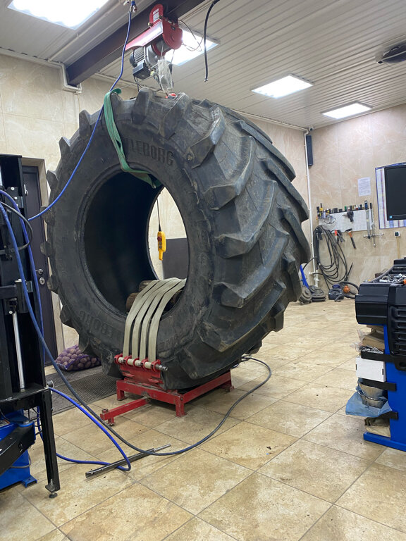 Oto lastik tamiri Shinomontazh, Buzuluk, foto