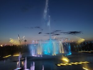 Светомузыкальный фонтан (Chelyabinsk Region, Magnitogorsk, park Prityazheniye), çeşme  Magnitogorsk'tan