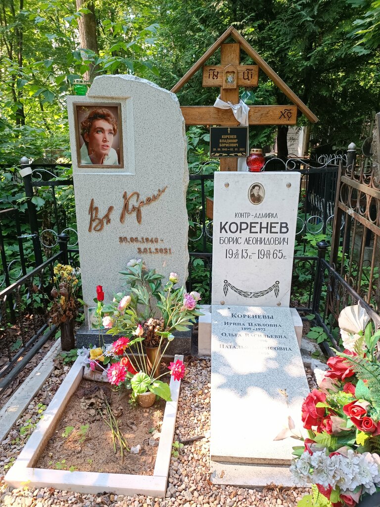 Ünlü kişilerin mezarları Актёр Владимир Борисович Коренев, Moskova, foto