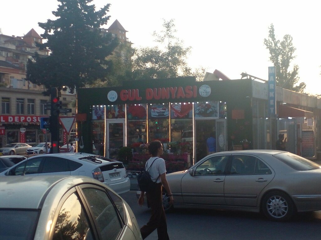 Çiçekçiler Gül dünyası, Bakü, foto