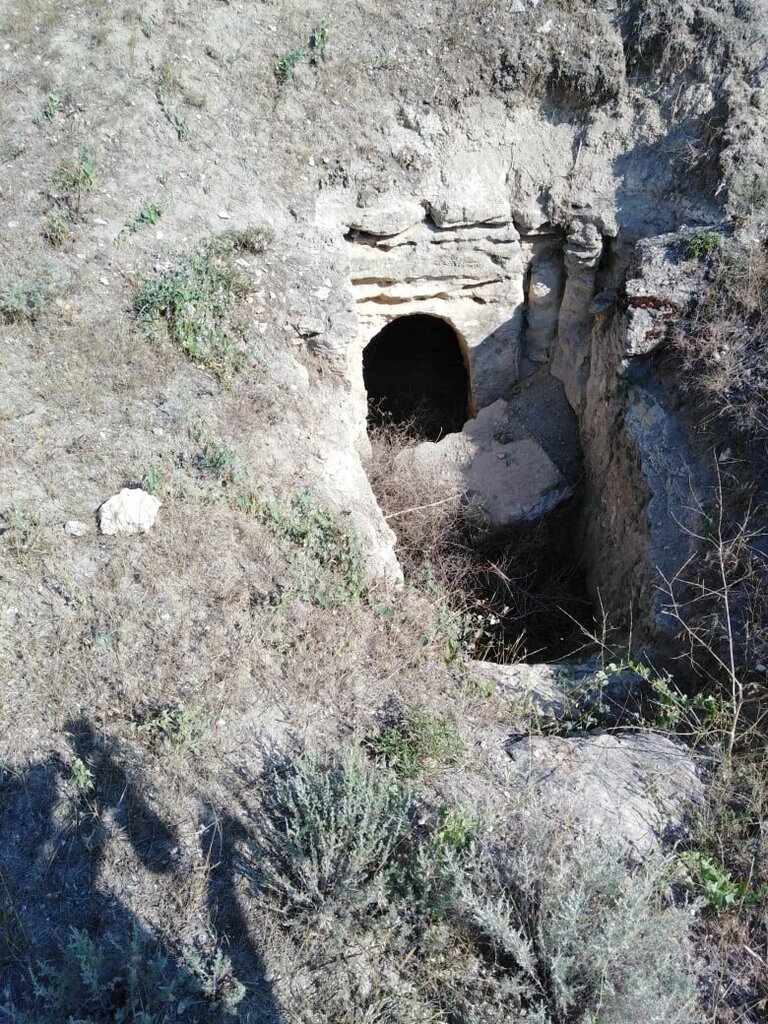 Turistik yerler Аллея склепов Нимфейского некрополя, I - III век н.э., Kerç, foto