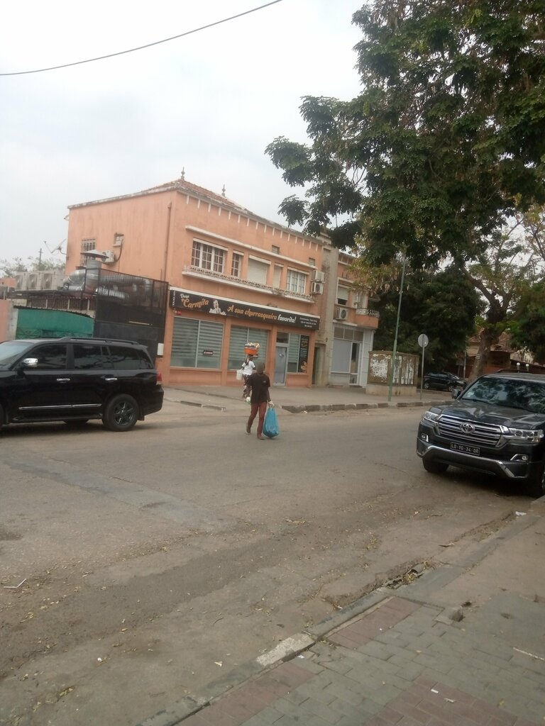 Restoran Churrasqueira Dona Carmita Maculusso, Loanda, foto