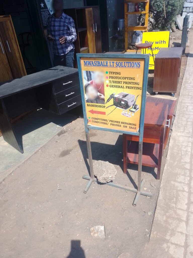 Kerestecilik Mwasibale Lt Solutions, Lusaka, foto