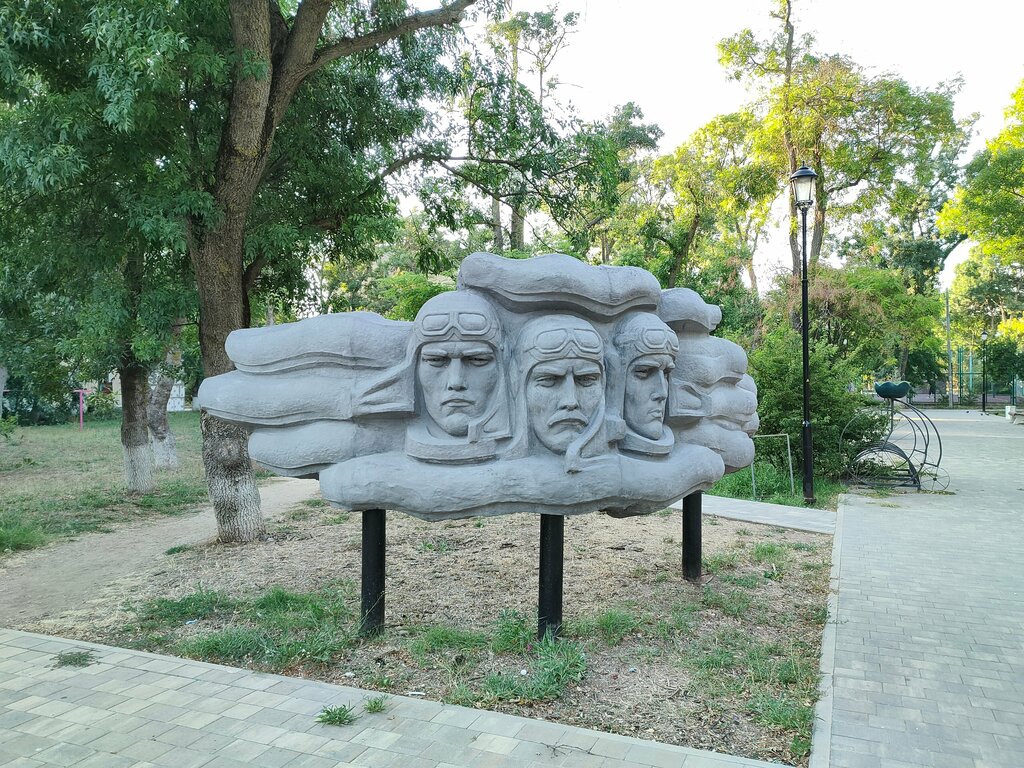 Anıt, heykel Аллея Героев, Sevastopol, foto