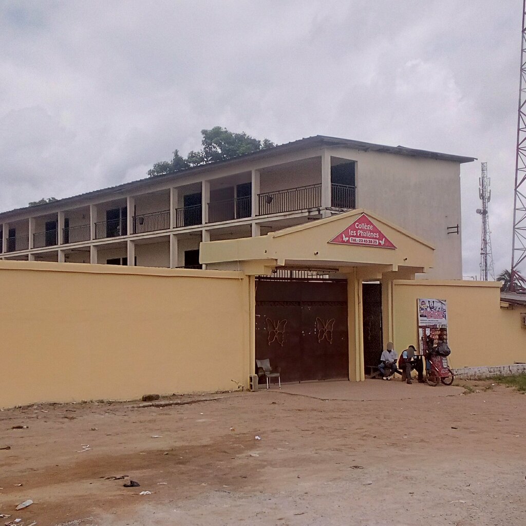 Ortaokul Phalnes College, Abican, foto