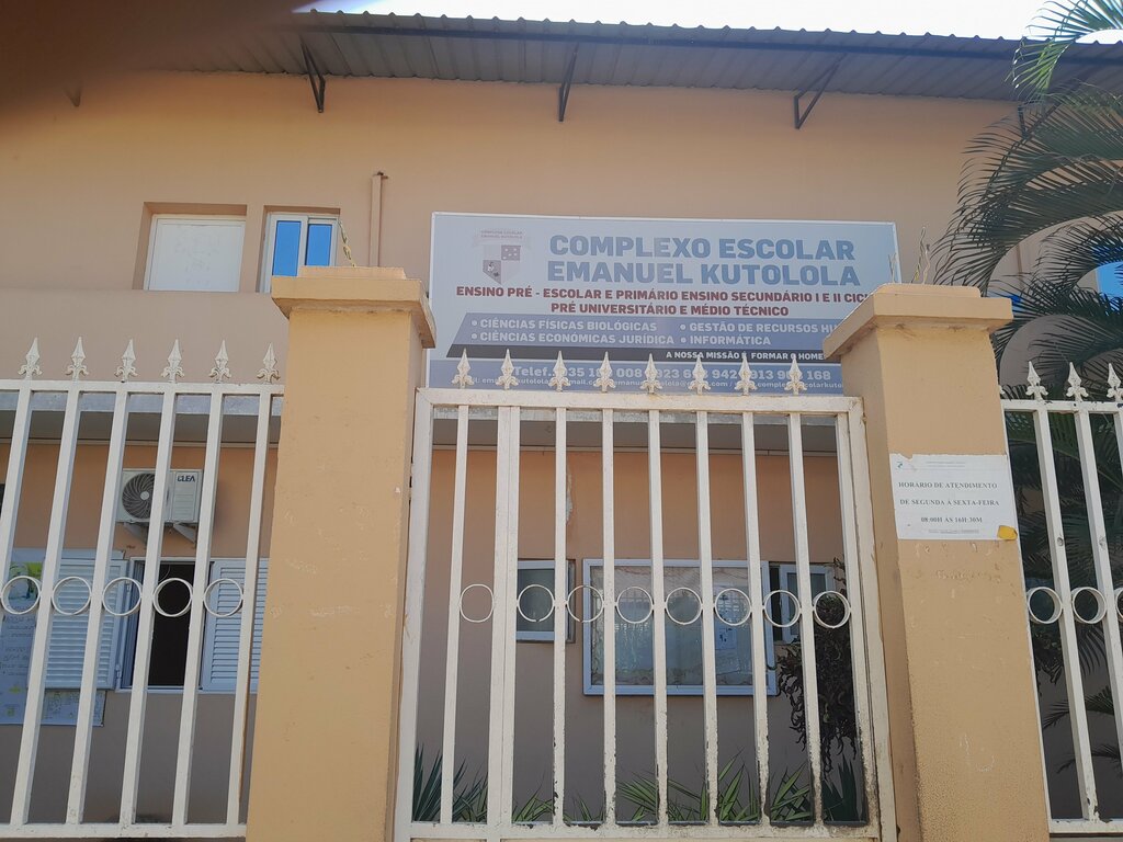 Ortaokul Complexo Escolar Emanuel Kutolola, Loanda, foto