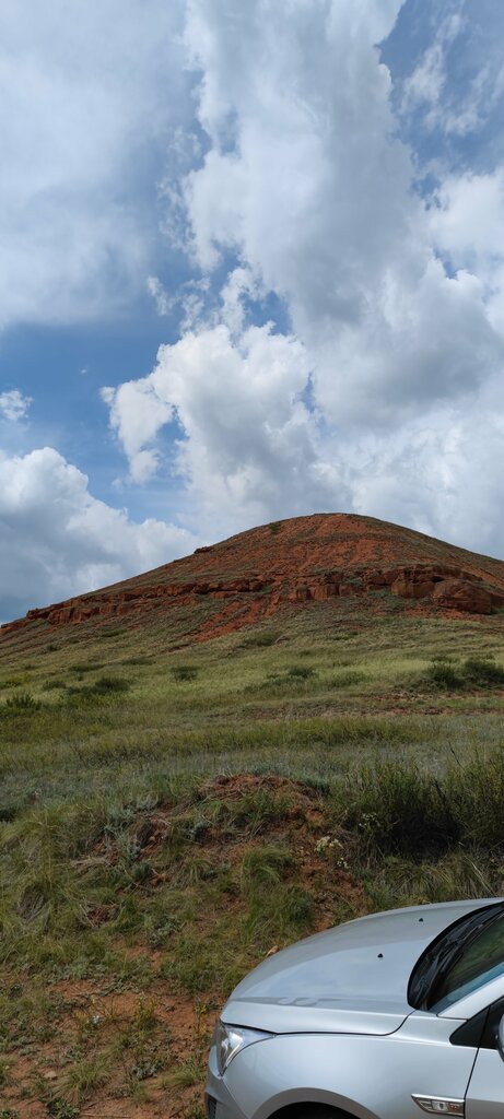 Dağ zirvesi Гора Карабиетау, Orenburgskaya oblastı, foto
