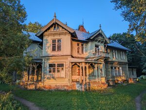 Dacha of M.N. Benois (Primorskaya ulitsa No:8к4), turistik yerler  Peterhof'tan