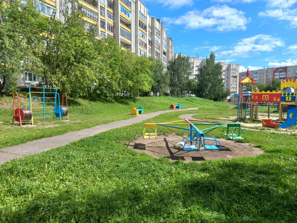 Oyun alanı Playground, Seversk, foto