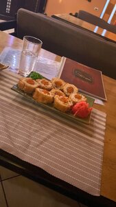 Banzay (ulitsa Sofyi Perovskoy No:3), suşi restoranı  Anjero‑Sudjensk'ten