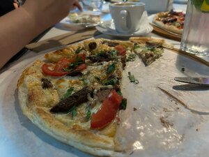 Тет (улица Энгельса No:9А/9, посёлок городского типа Красногвардейское), fast food  Kırım Cumhuriyeti'nden
