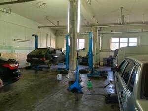 Car service (Transportnaya ulitsa No:46А, Boguchar), otomobil servisi  Boguçar'dan
