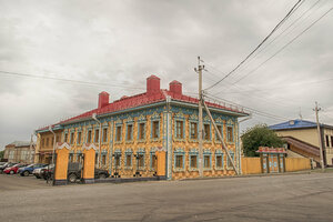 Дом купца Зылева (Truda Street No:17), turistik yerler  Sarapul'dan