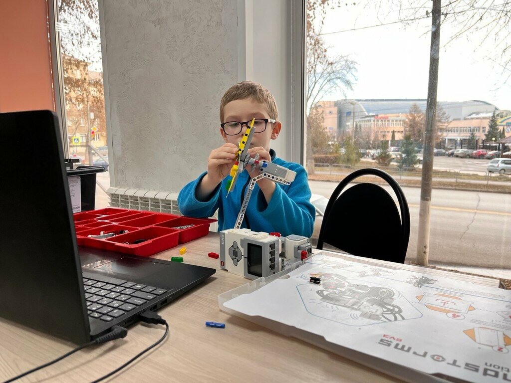 Çocuk ve gençlik merkezleri Hex Robotics, Magnitogorsk, foto