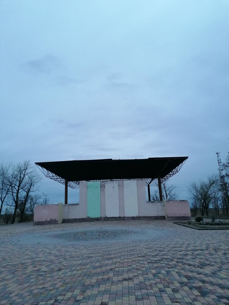 Turistik yerler Кинотеатр Мир, Neftekumsk, foto
