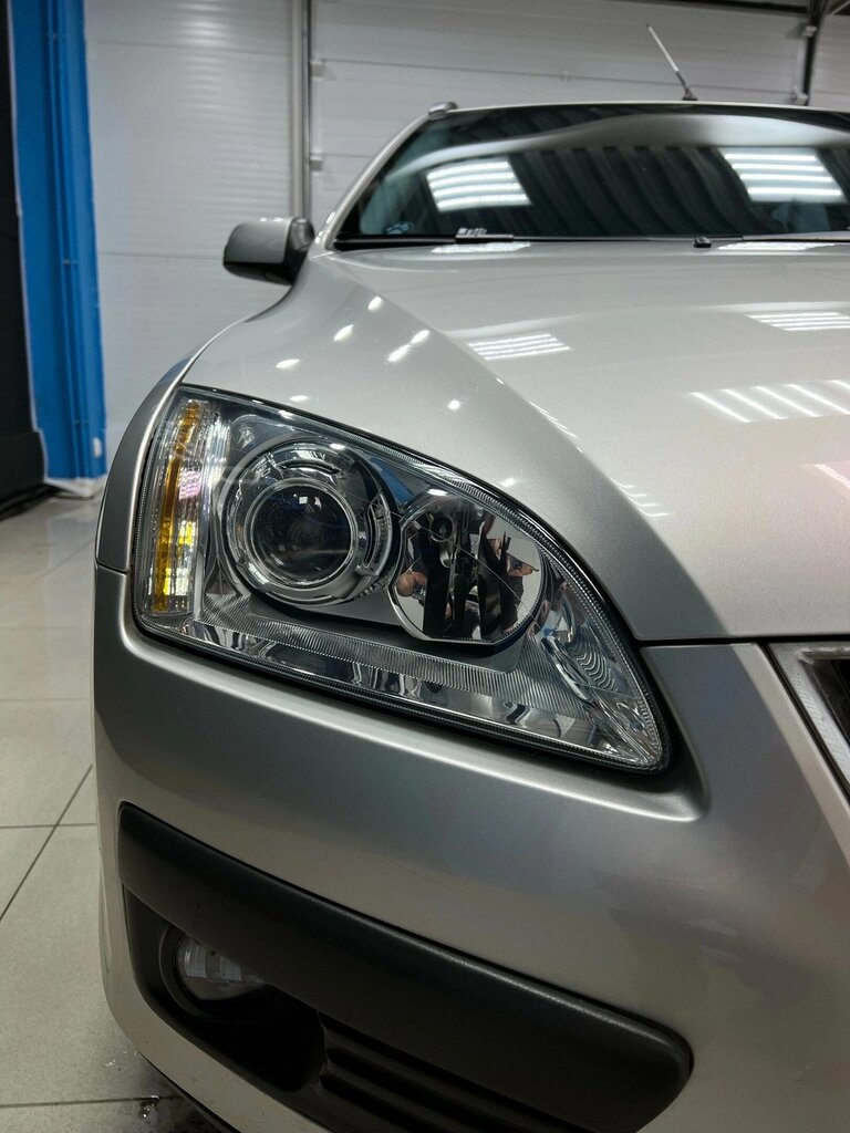 Otomotiv aydınlatma Bi-Led, Cherepovets, foto