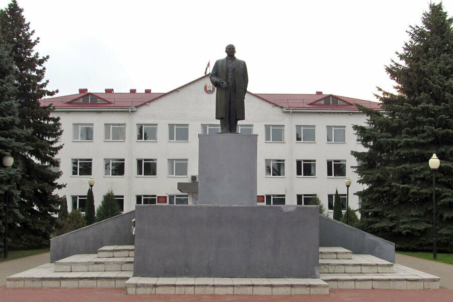 Anıt, heykel В.И. Ленин, Kostyukovichi, foto