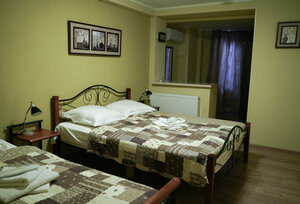 Red Fox guesthouse (Firdousi Street No:5), otel  Tiflis'ten