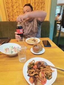Lemonade (Abay Avenue No:90/2В), kantin, yemekhane  Oral'dan (Uralsk'tan)