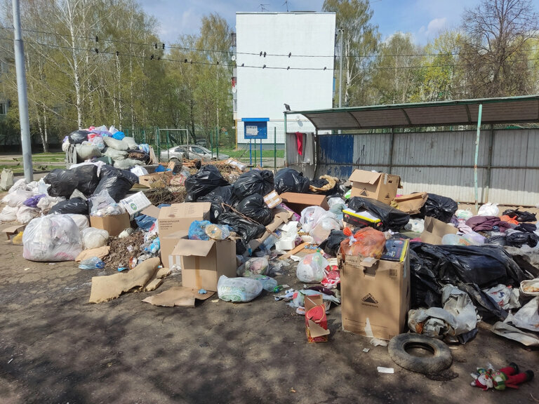 Çöp alanları Trash and garbage disposal area, Moskova, foto
