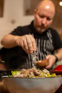 Mark i Lev (Tula Region, Zaokskiy rayon, munitsipalnoye obrazovaniye Demidovskoye, kottedzhny posyolok Seryozhki-na-rechke), restoran  Tulskaya oblastından