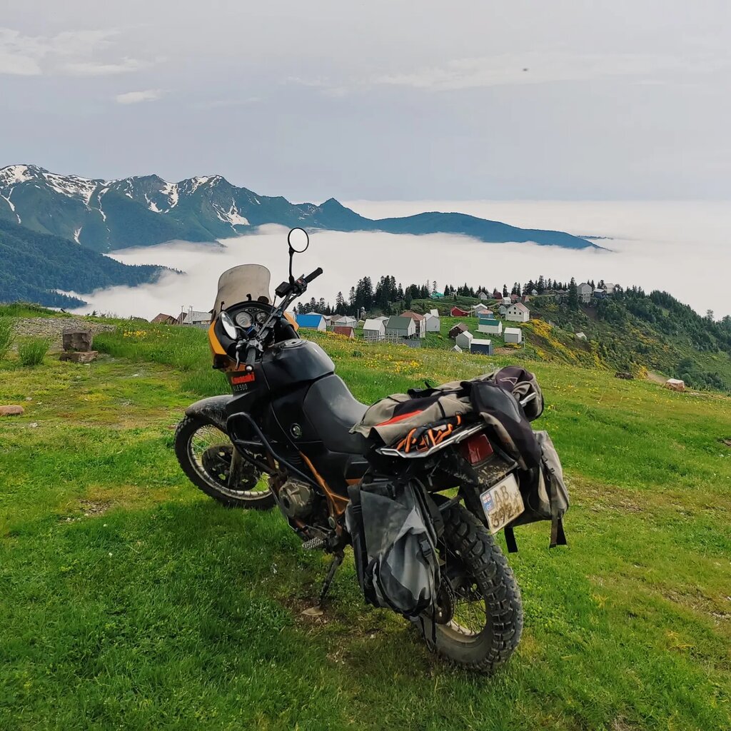 Motosiklet kulübü, motosiklet kulübü MotoHurma, Batum, foto