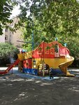Playground (Малый проспект Васильевского острова No:49), oyun alanı  Saint‑Petersburg'dan