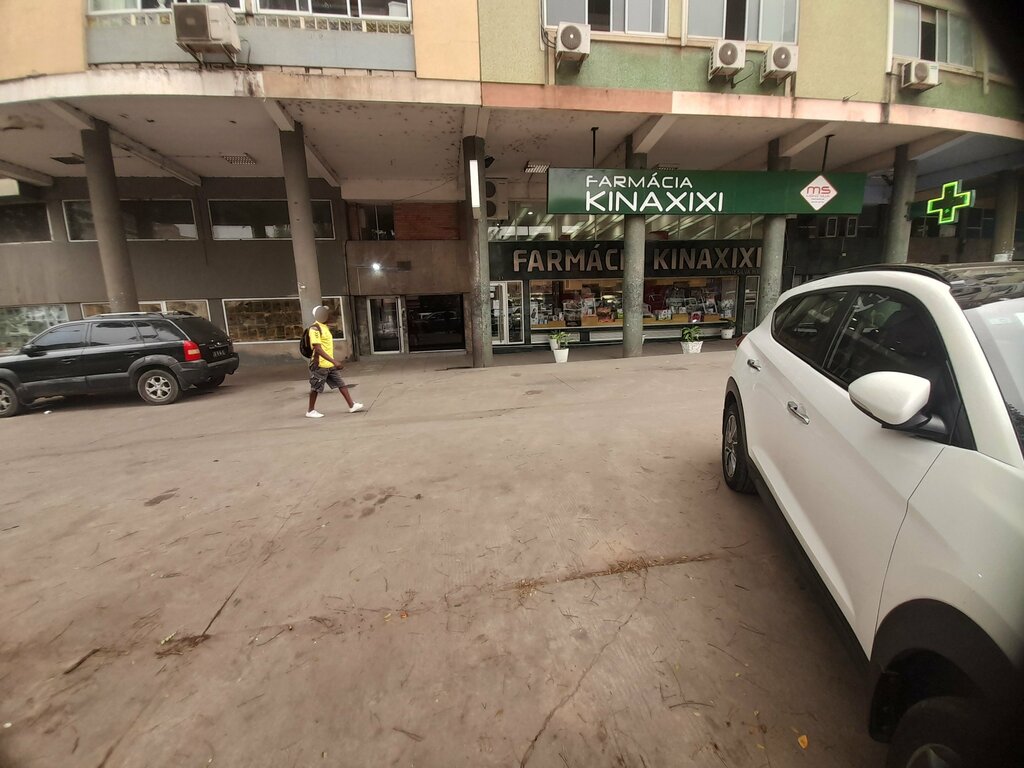 Eczaneler Farmácia do Kinaxixe, Loanda, foto