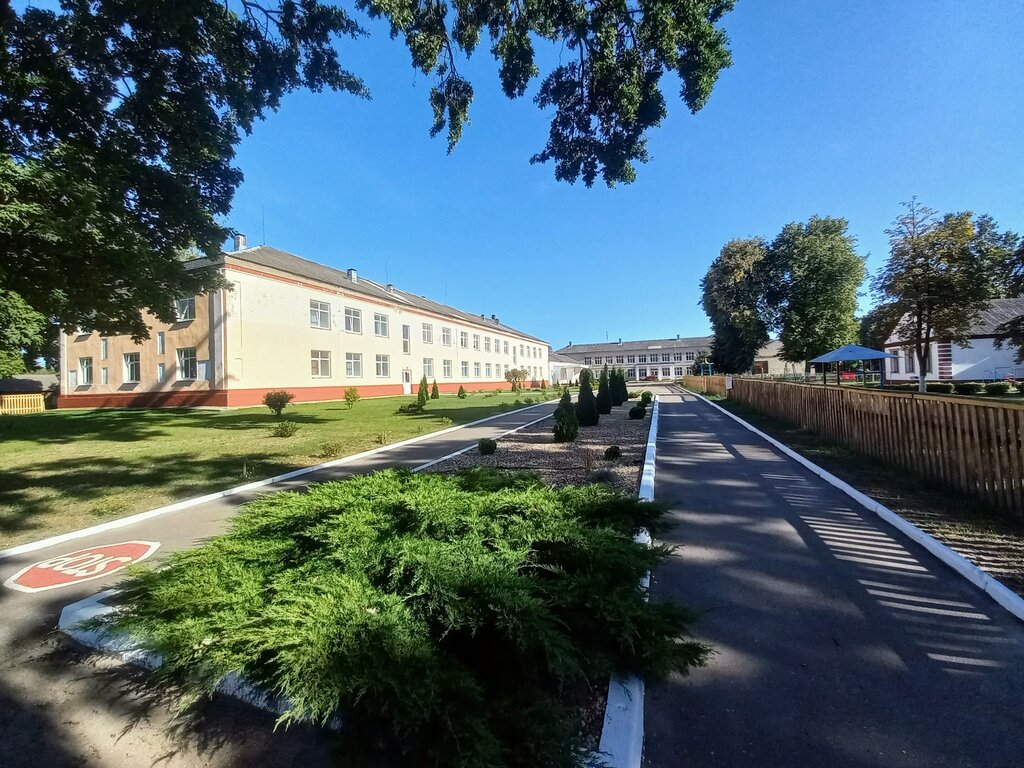 Ortaokul Srednyaya shkola-sad Guo, Brestskaya oblastı, foto