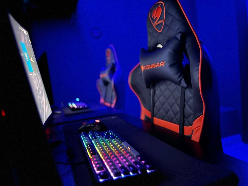 Bilgisayar kulübü Epicenter, Çeliabinsk, foto