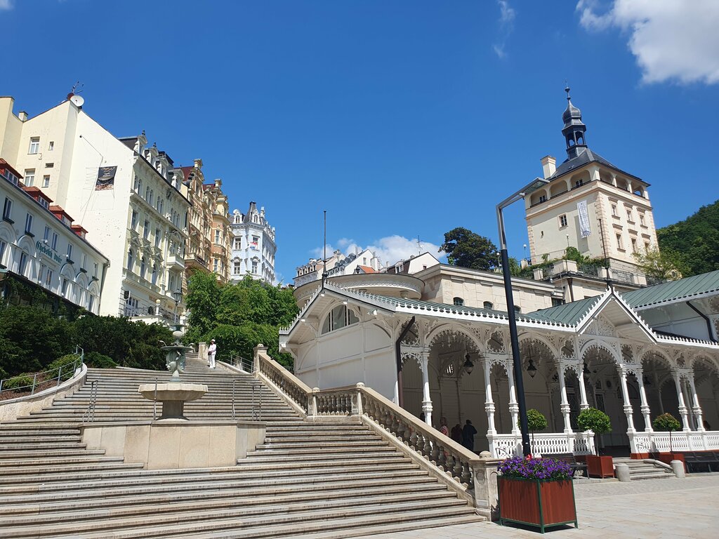 Turistik yerler Tržní kolonáda, Karlovy Vary, foto