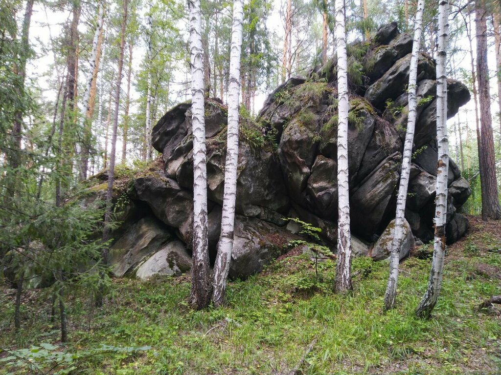 Dağ zirvesi Скала Волчий камень, Yekaterinburg, foto