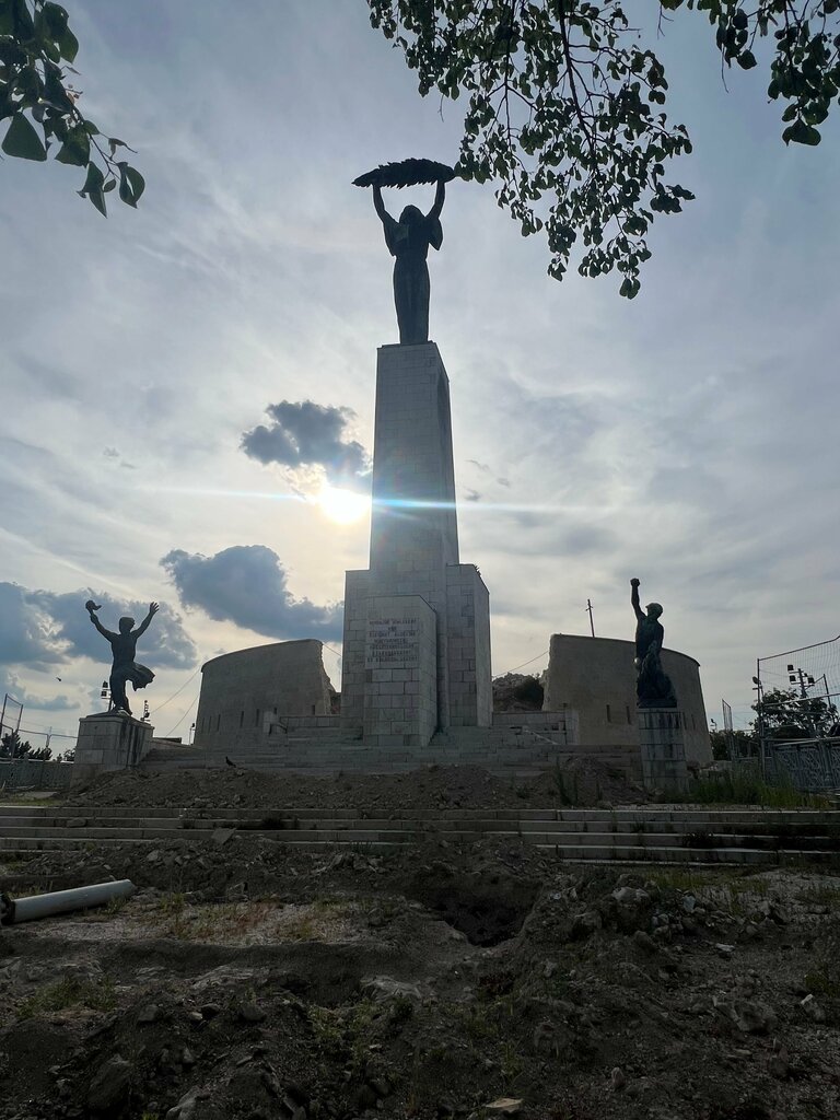 Park, sokak heykeli Szabadság-szobor, Budapeşte, foto