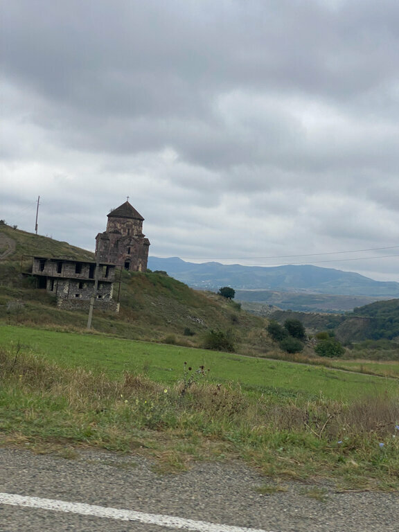 Ermeni apostolik kilisesi Սուրբ Աստվածածին Եկեղեցի, Tavuş, foto