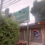 At Cecile's (Abidjan, La commune Yopougon, Rue M16), alkollü içecekler  Abican'dan