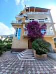 Bougainvillea (Ardzinba Avenue No:257), otel  Gagra'dan