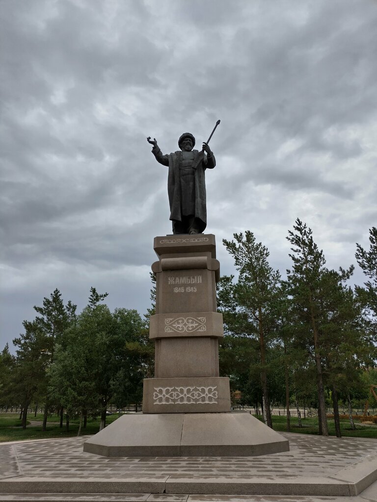 Anıt, heykel Zhambyl Zhabaev, Astana, foto
